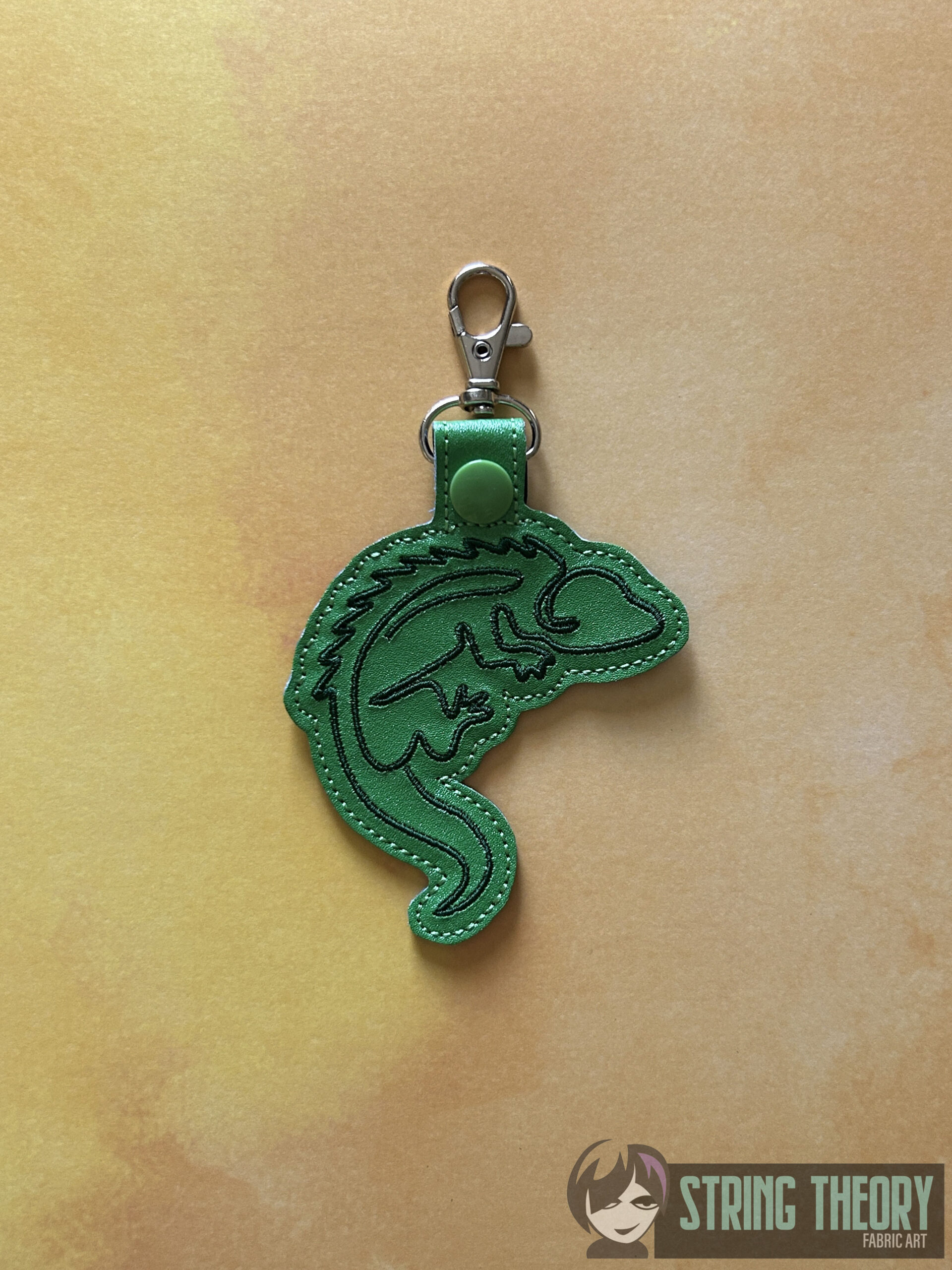 Continuous Line Spiny Lizard Fob – String Theory Fabric Art