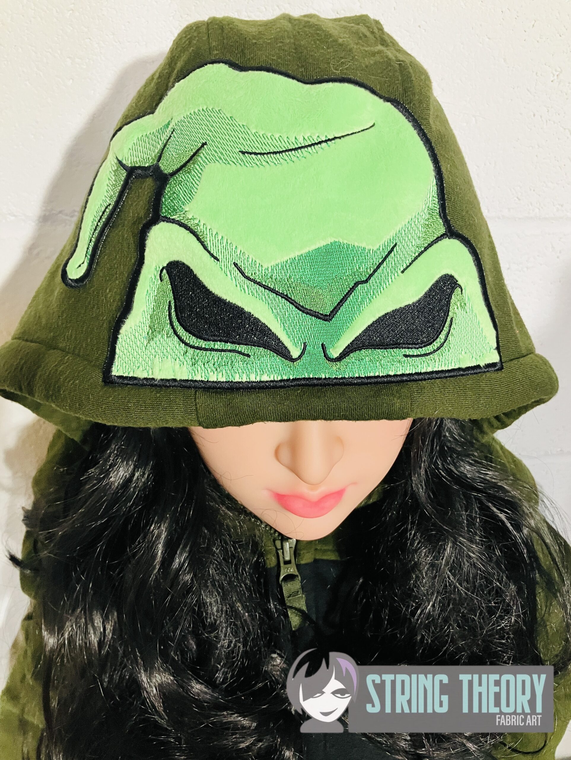 Chibi Burlap Bug Guy Peeker – String Theory Fabric Art