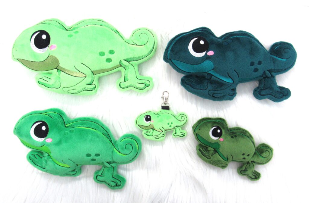 Chibi Lizard Stuffie – String Theory Fabric Art