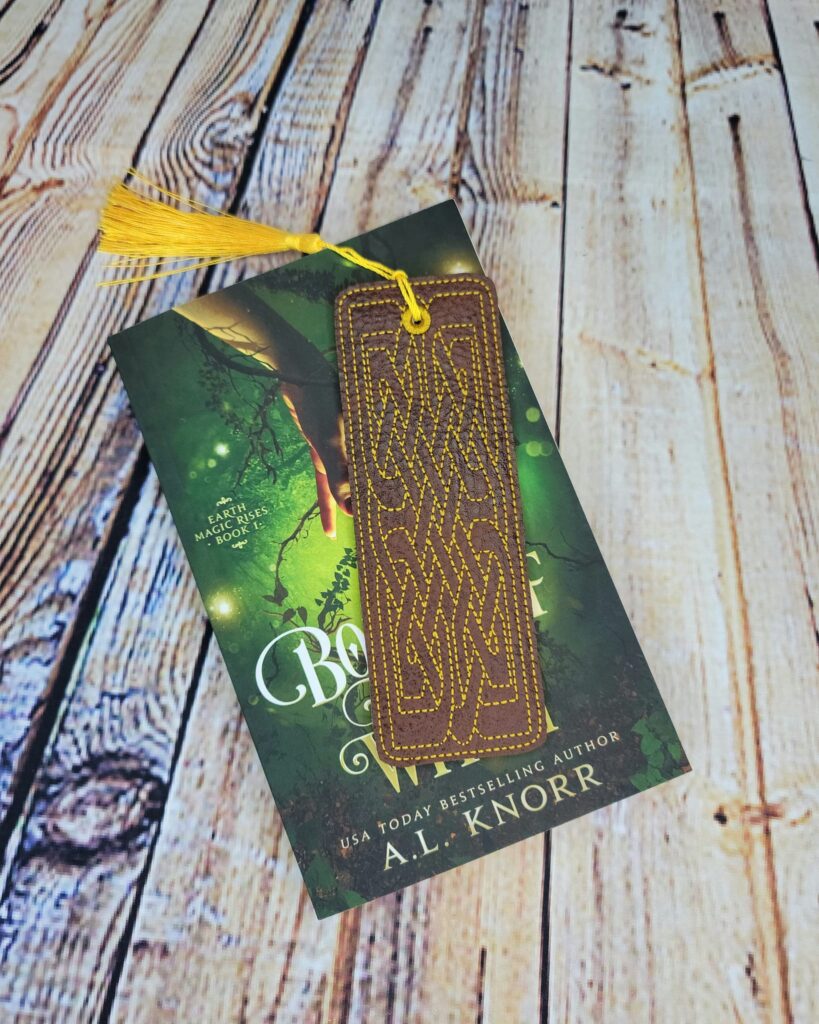 Celtic Knot Bookmark – String Theory Fabric Art