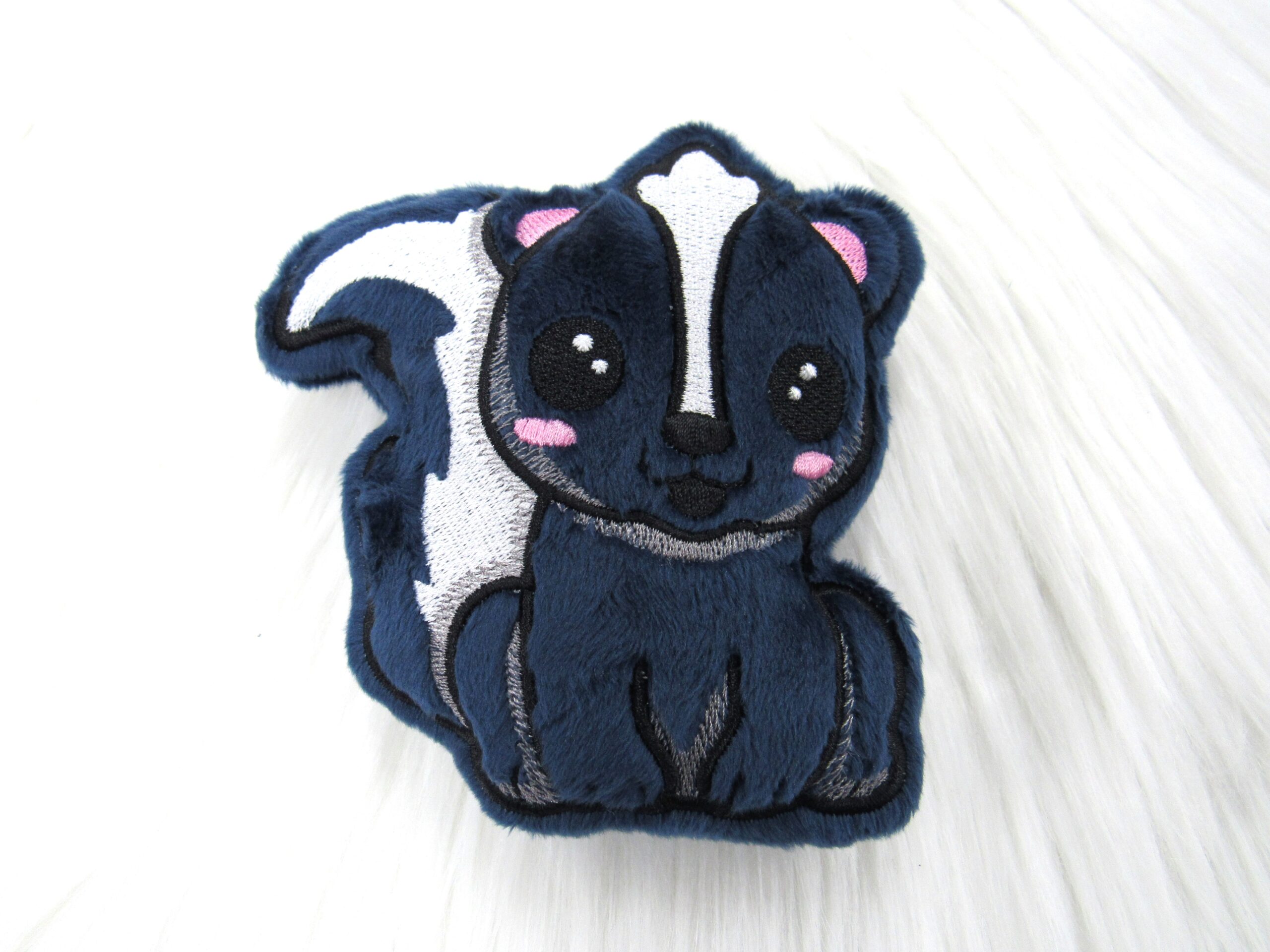 Chibi Skunk Stuffie – String Theory Fabric Art