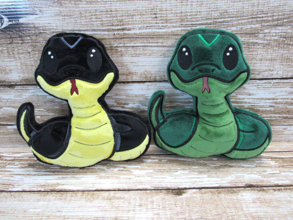 Chibi Snake Stuffie – String Theory Fabric Art