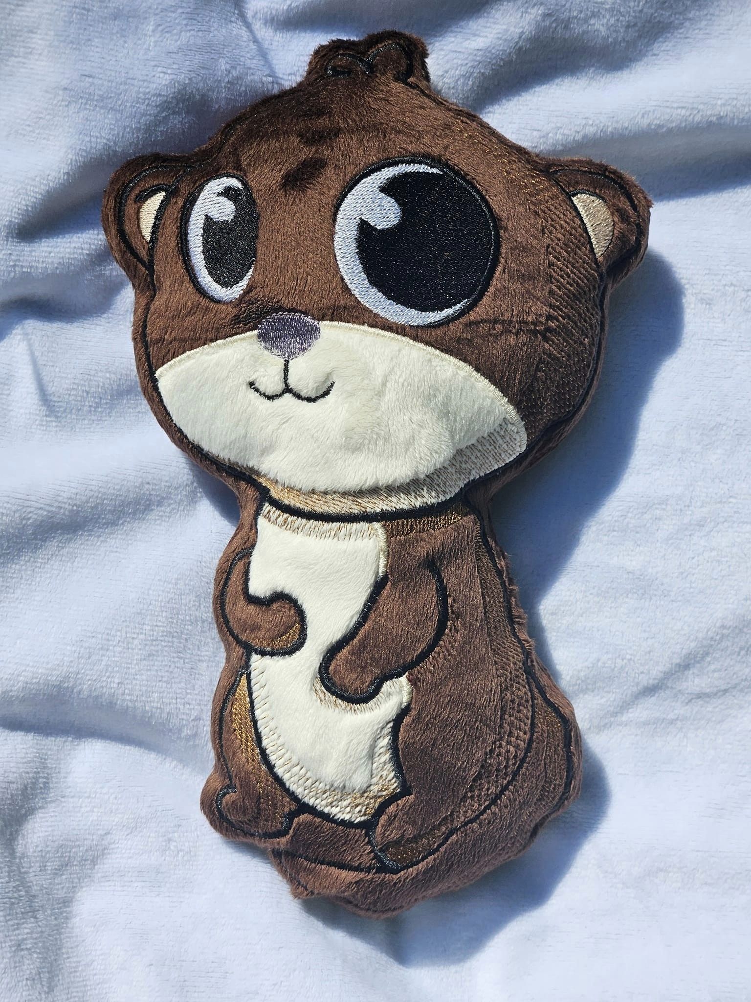 Chibi Otter Stuffie – String Theory Fabric Art