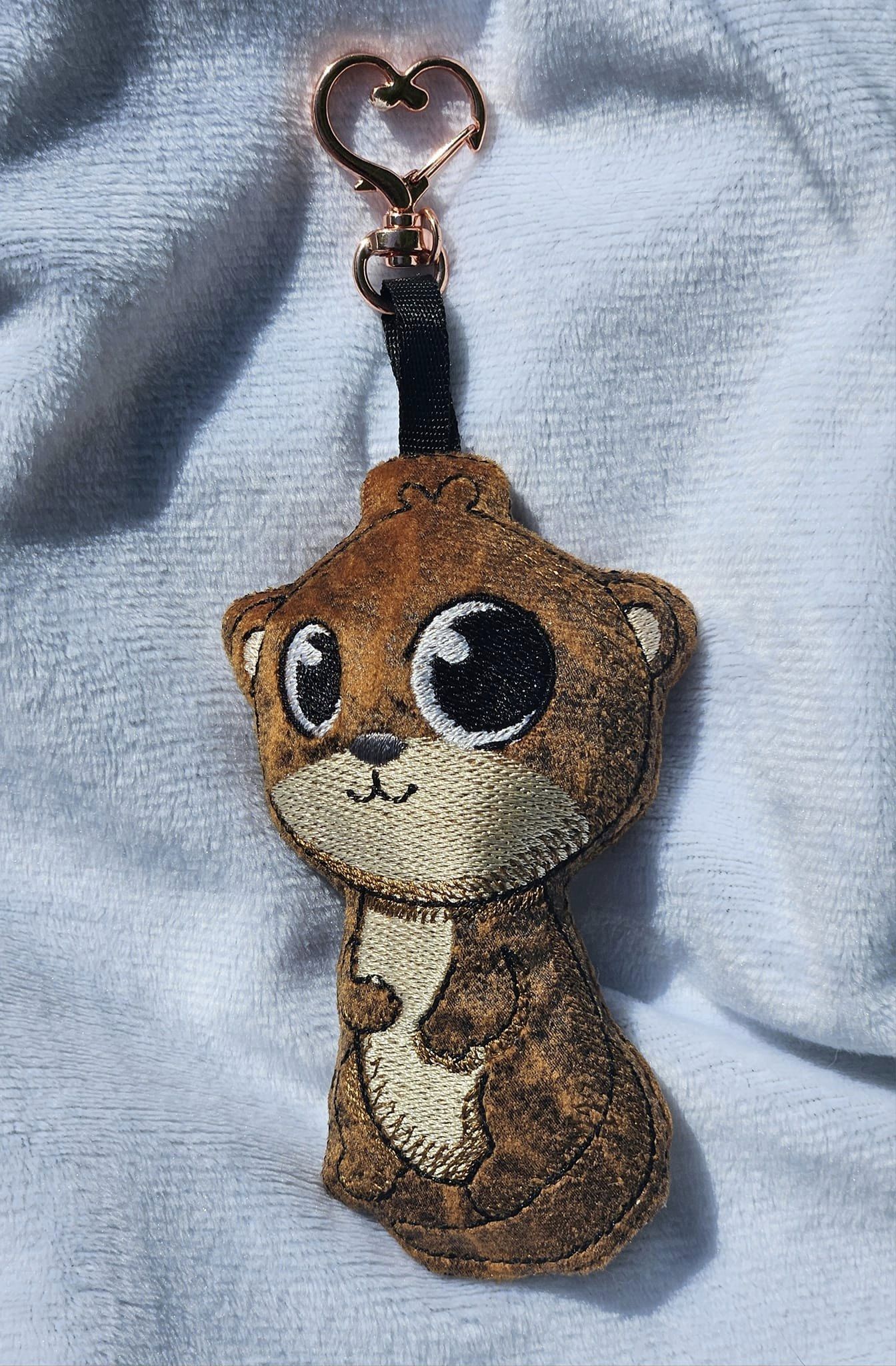 Chibi Otter Stuffie – String Theory Fabric Art