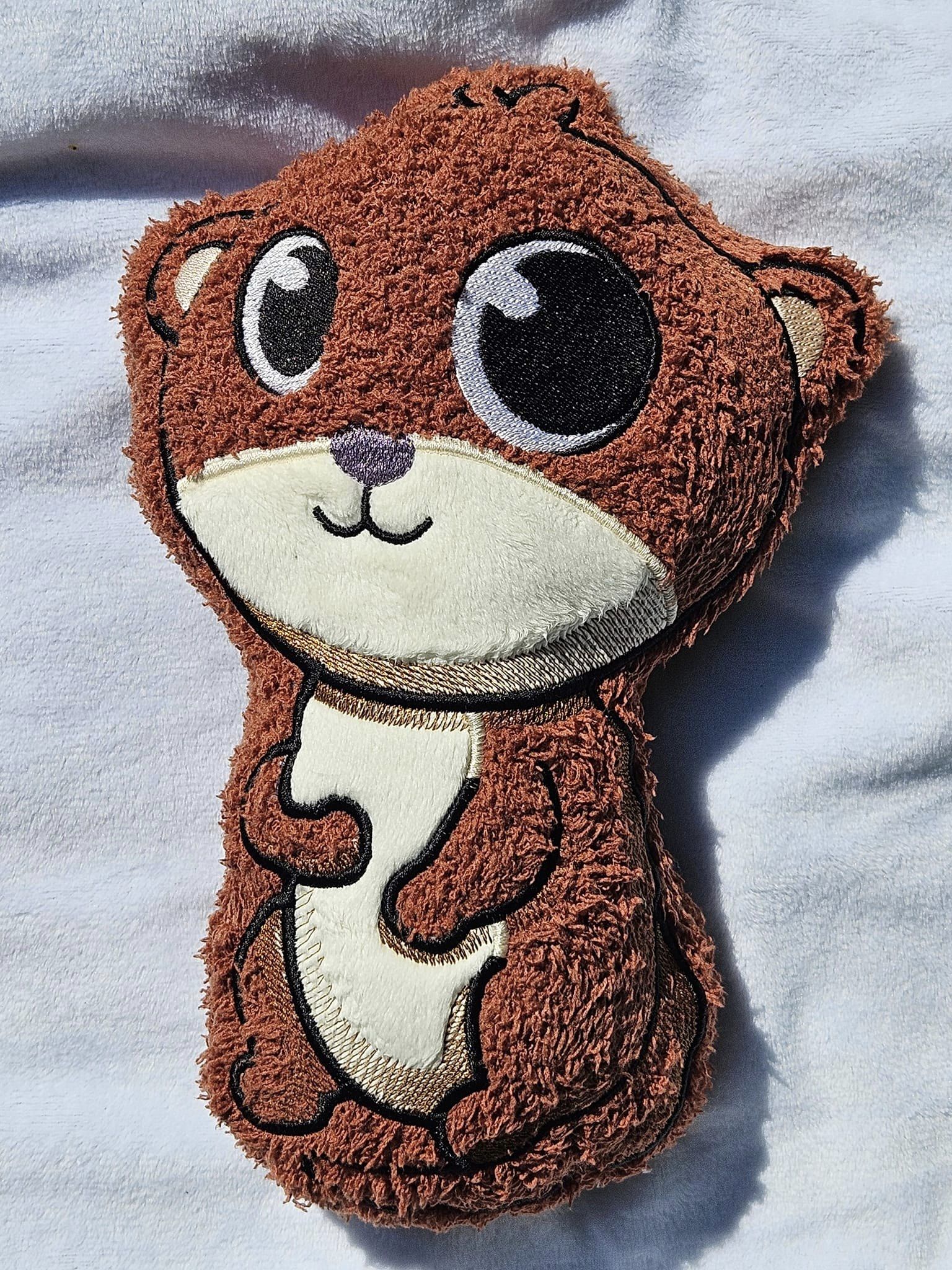 Chibi Otter Stuffie – String Theory Fabric Art