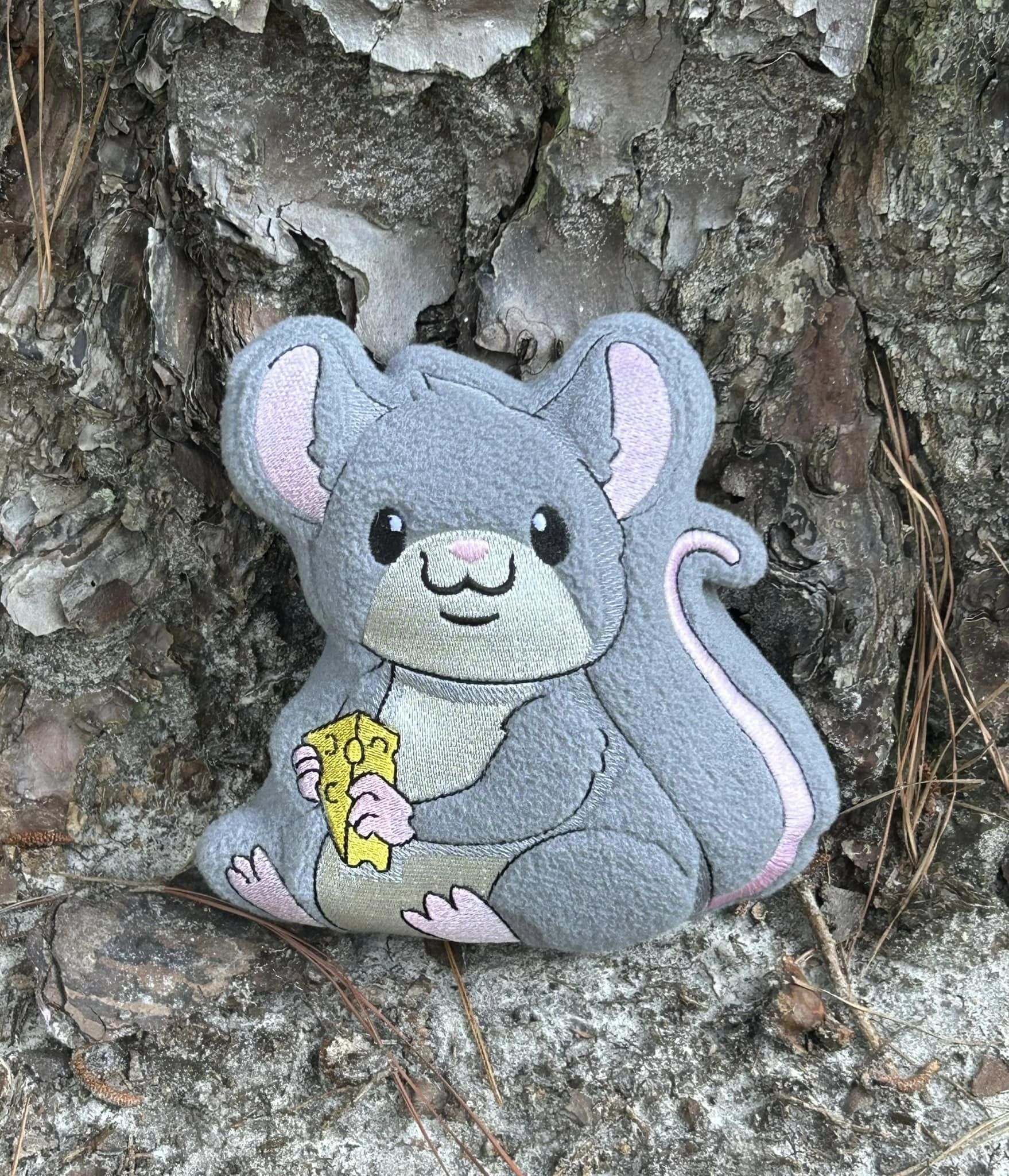 Chibi Rat Stuffie – String Theory Fabric Art
