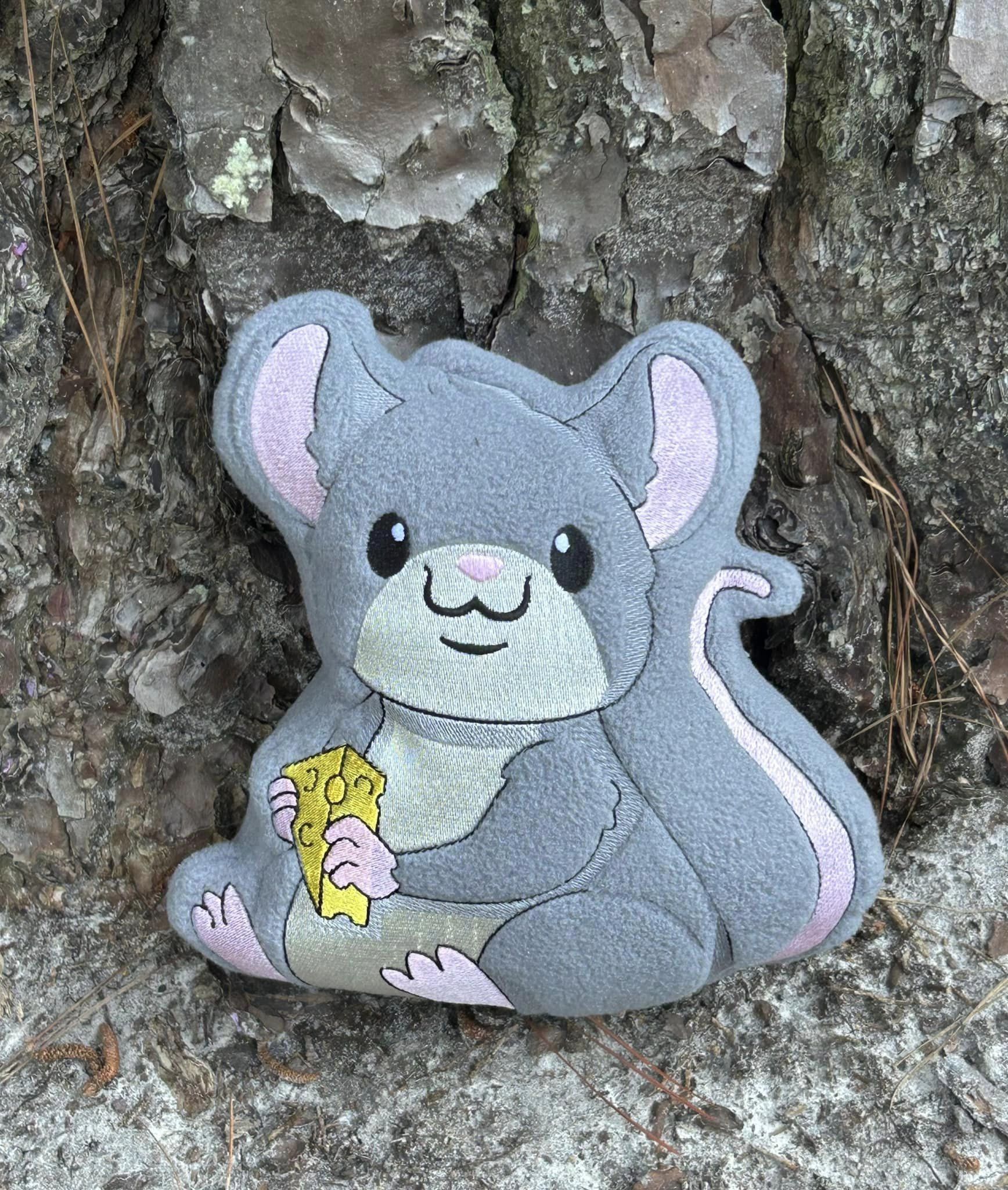 Chibi Rat Stuffie – String Theory Fabric Art
